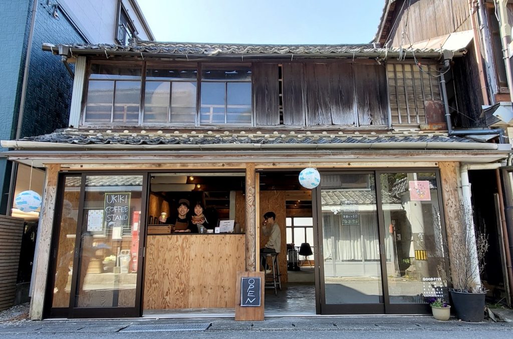 【高知グルメ】いの町で遊ぶ！「UKIKI COFFEE STAND」のこだわりコーヒーと「土佐和紙工芸村くらうど」で紙漉き体験！ほっとこうち ...