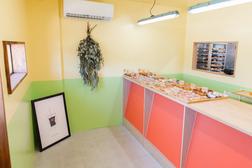 【高知グルメ】ふわふわもっちりな高知らしいカラフルドーナツ「YAIRO DONUTS」ほっとこうちオススメ情報 | 【高知県公式】高知県のあれこれまとめサイト「高知家の