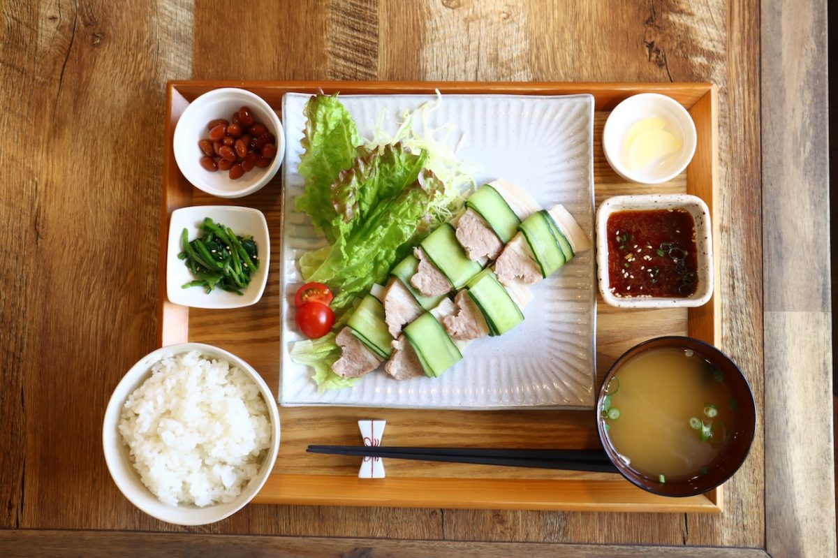 【高知グルメ】地元民に愛されてきた食堂とカフェが融合したお店「Oiwai Kitchen」地元タウン誌おススメ情報 | 【高知県公式】高知県のあれこれまとめサイト「高知家の